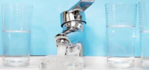 Tap Water vs. Bottled Water Pros and Cons